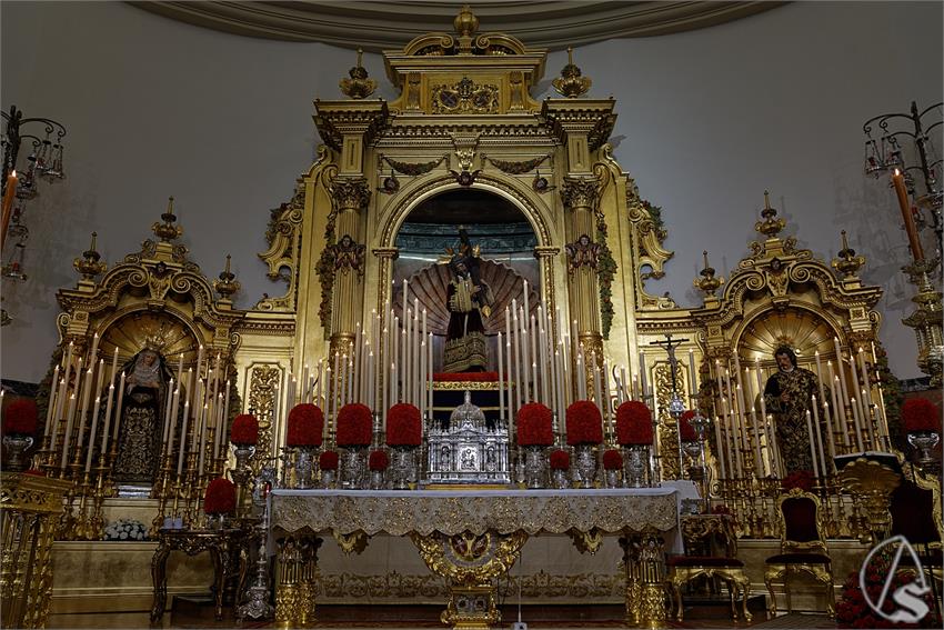 Apertura del libro de bodas para 2025 en la Basílica del Gran Poder
