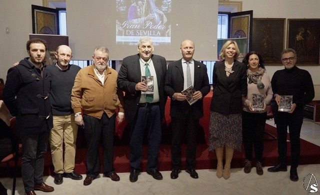 El Hermano Mayor del Gran Poder presentó el libro crónica de la Santa ...